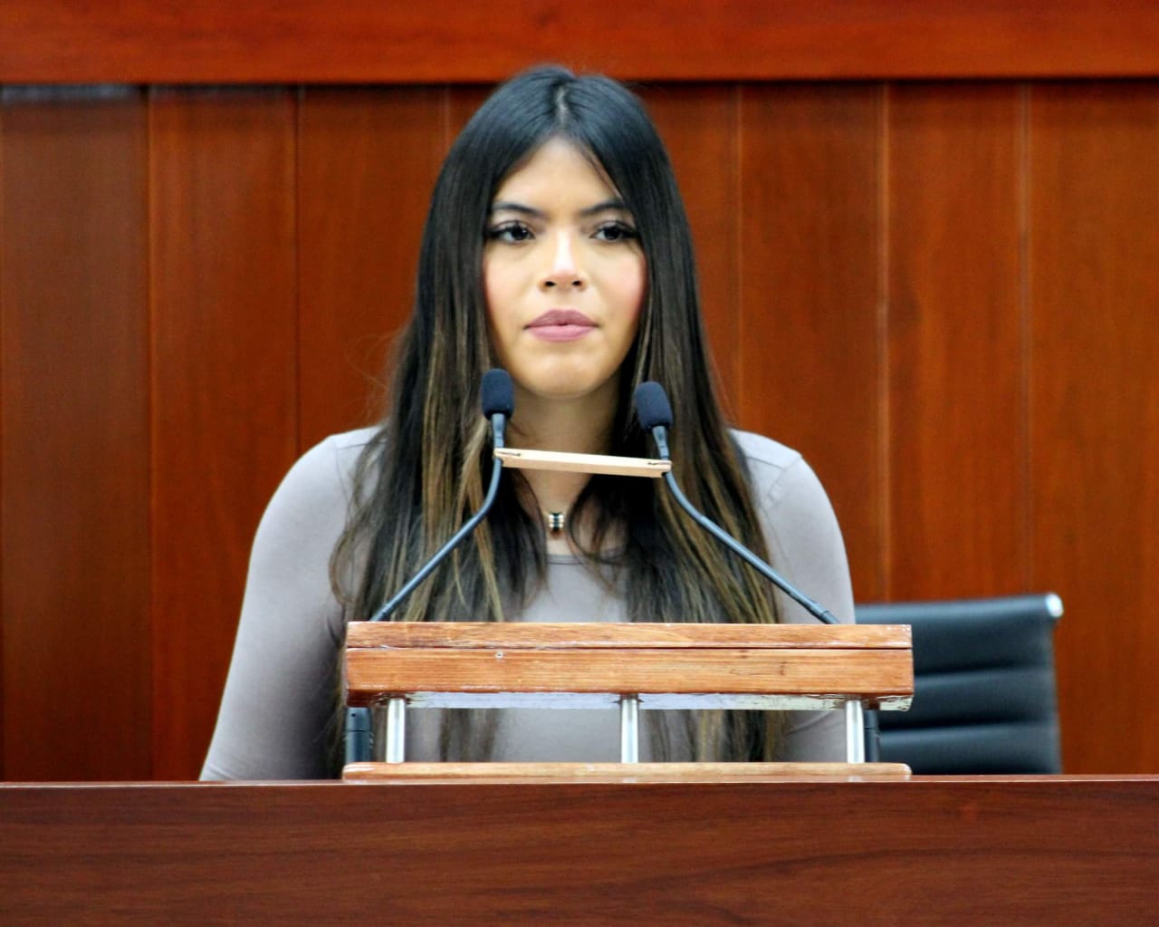 PRESENTA LORENA RUÍZ INICIATIVA DE CERTIFICACIÓN DE AGENTES DE ...